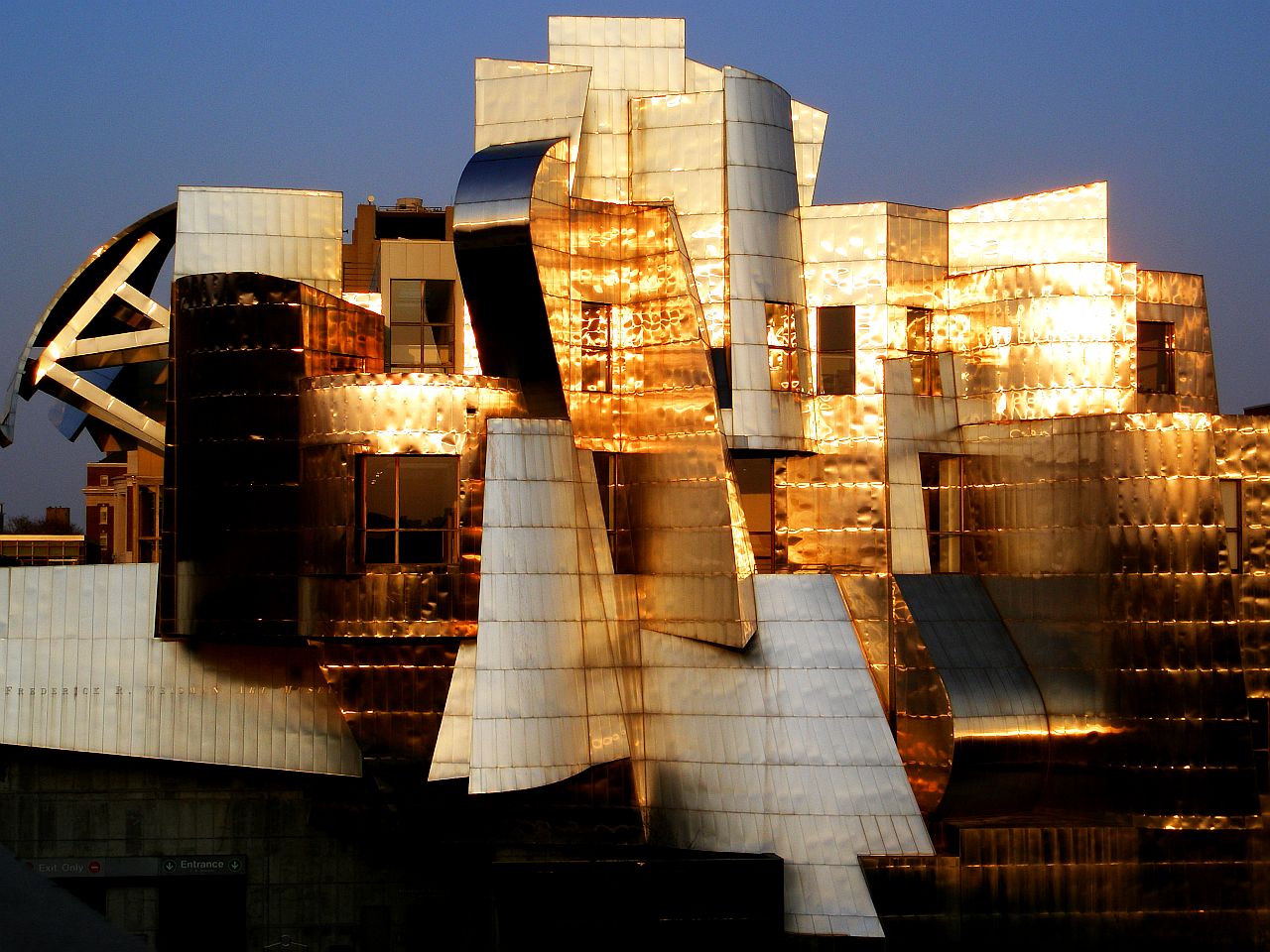 Who designed the Weisman Art Museum?